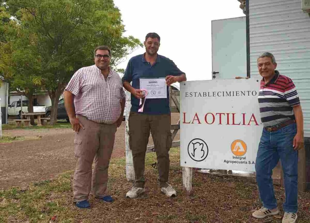 Aprocal certificó el primer tambo en Bienestar Animal